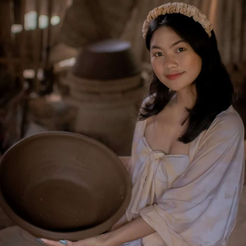 Made Putri Dwi Maharani, Runner Up II Duta Pariwisata Indonesia 2025 ...